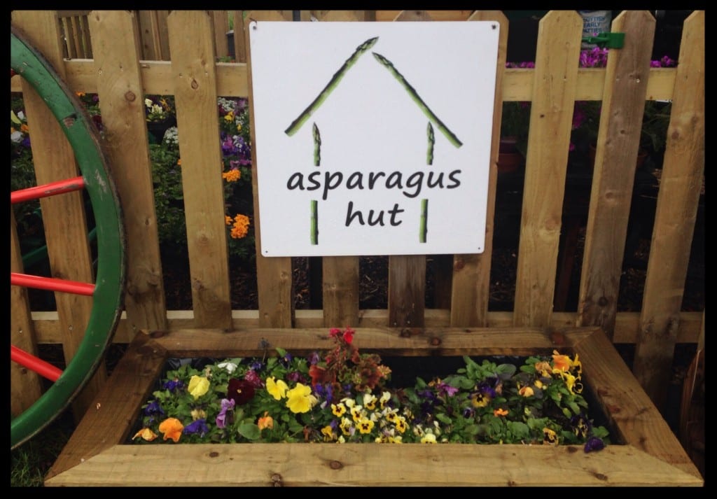 Asparagus Hut at Barnhill Farm, Houston Road, Inchinnan • Foodie Explorers