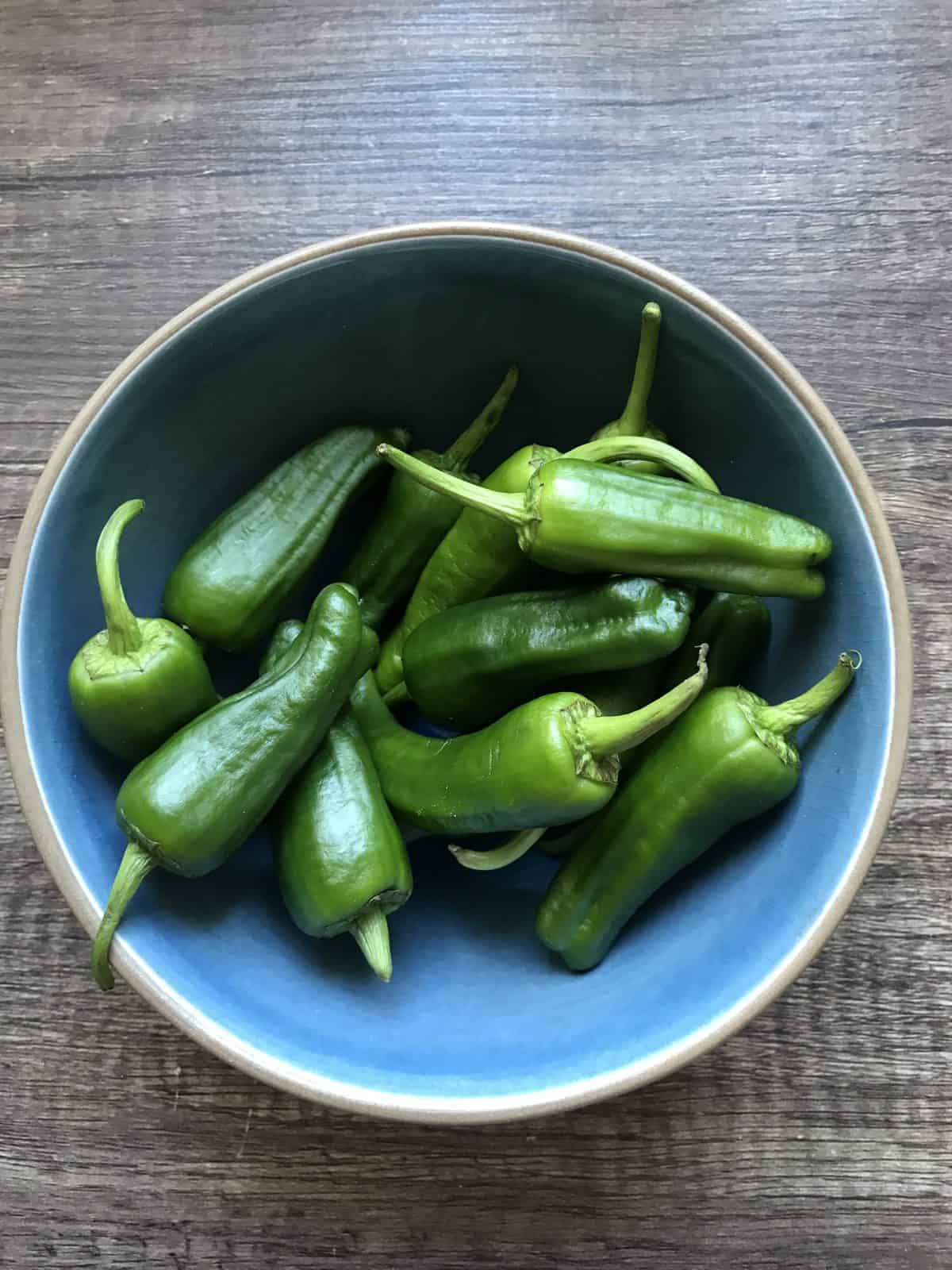 Recipe : How to prepare Padron peppers • Foodie Explorers