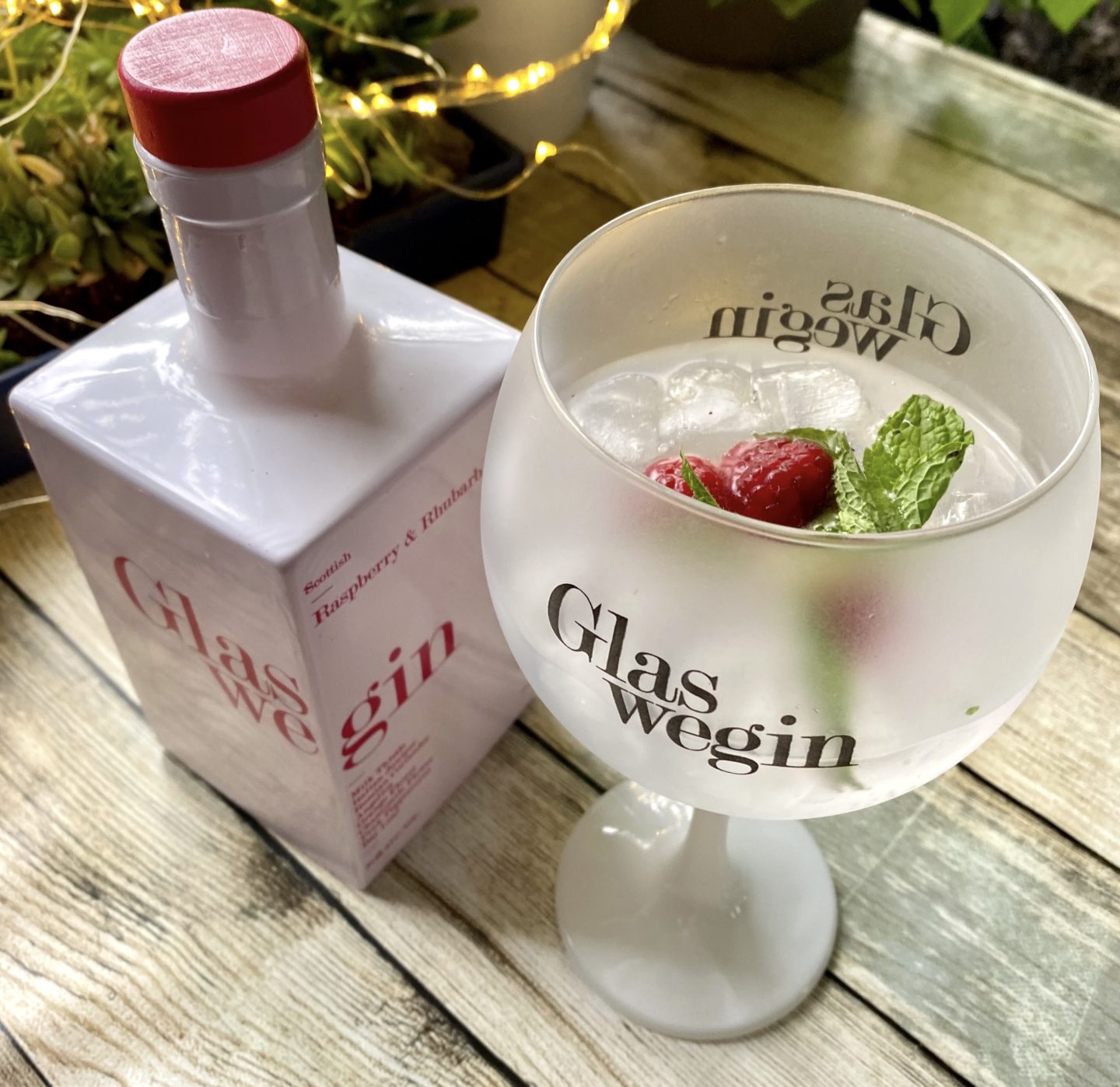 Glaswegin - Raspberry and Rhubarb Perfect Serve • Foodie Explorers