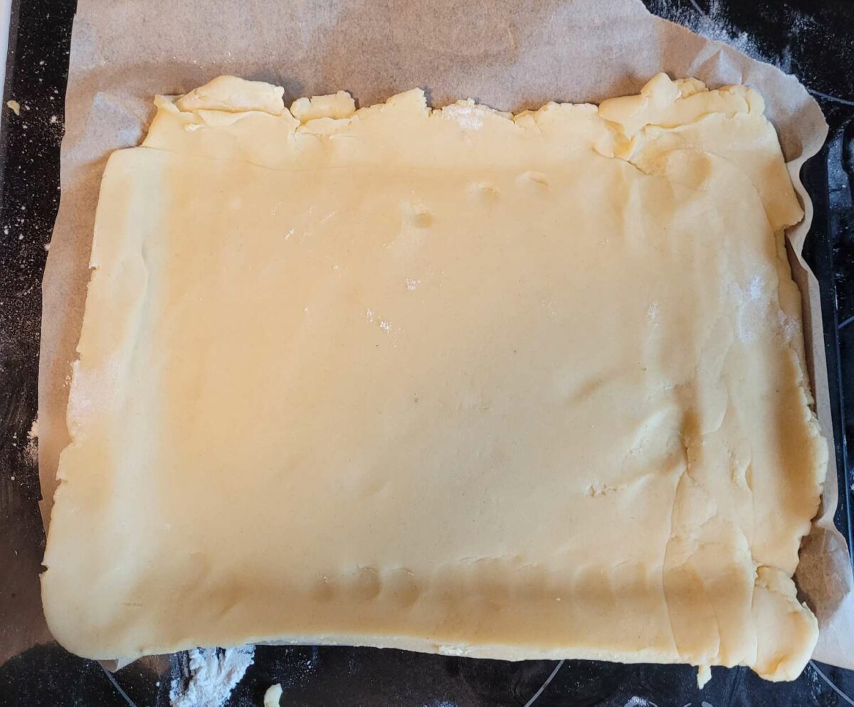 Scottish Fruit Slice Recipe • Foodie Explorers