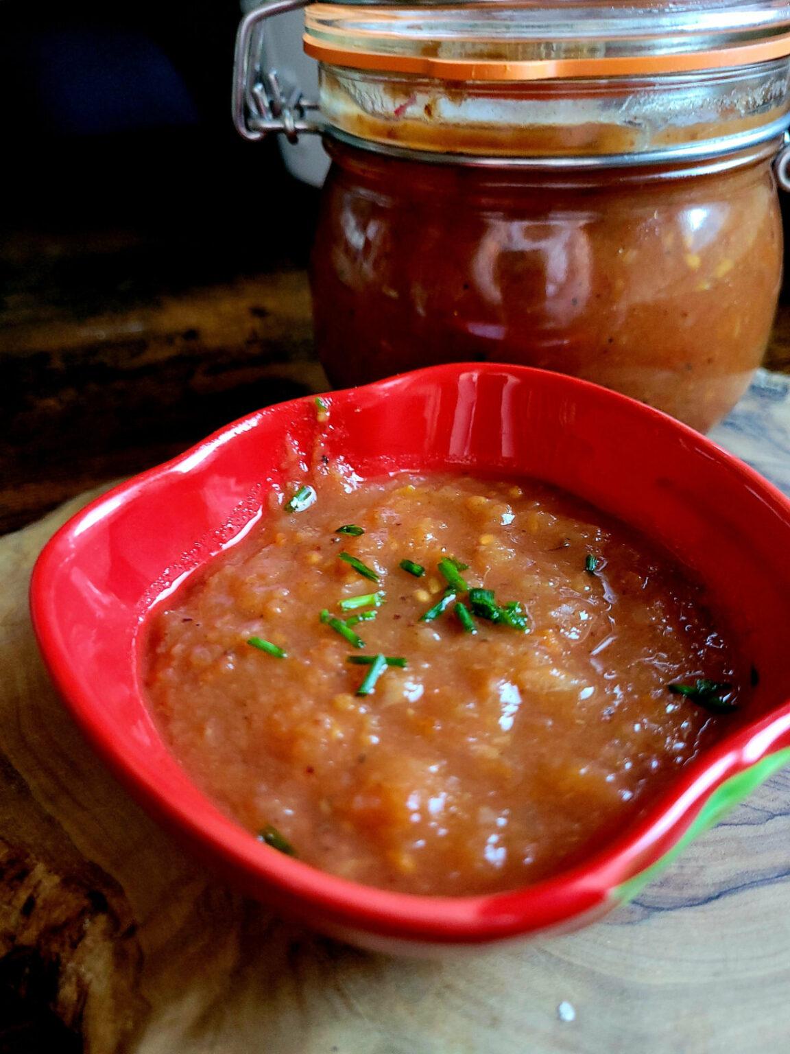Easy Tomato Relish Recipe • Foodie Explorers