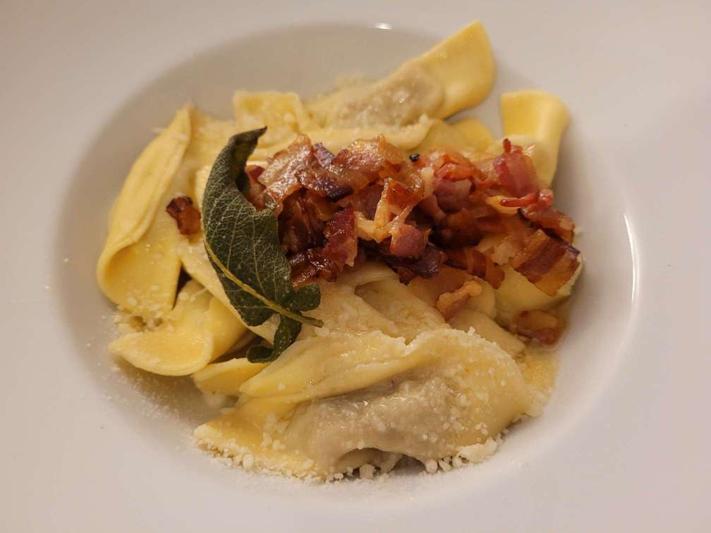 Home • Foodie Explorers