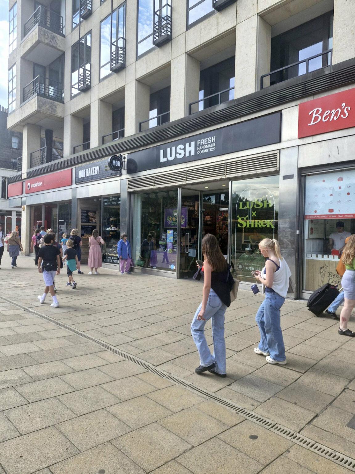 Enjoy a Lush x Shrek bathtub experience • Foodie Explorers